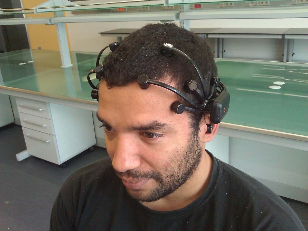 Scientists Hack Into Human Brain To Obtain Personal Data With A $299 ...